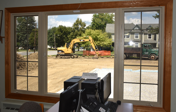 Window with a construction view | Ada Icon