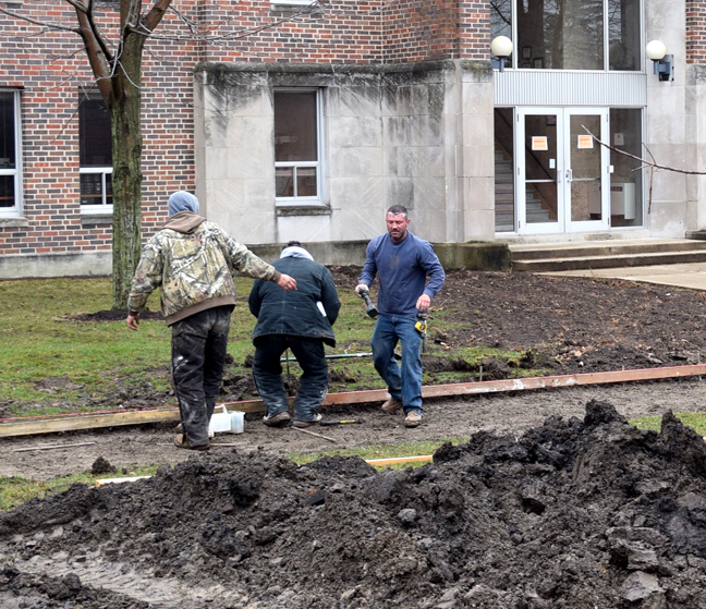 King statue coming | Ada Icon