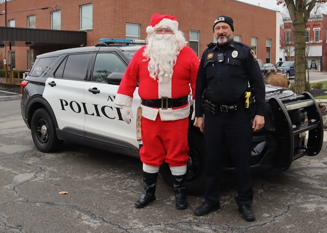 Santa makes a pre-Christmas visit to Ada | Ada Icon