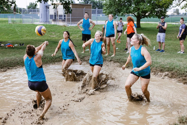 Splash! It's mud volleyball time | Ada Icon